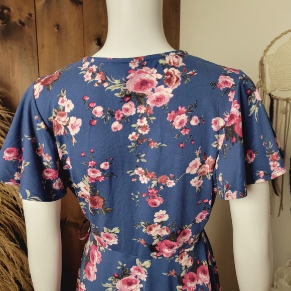 Iz Byer | Dresses | Iz Byer Floral Faux Wrap Dress | Poshmark